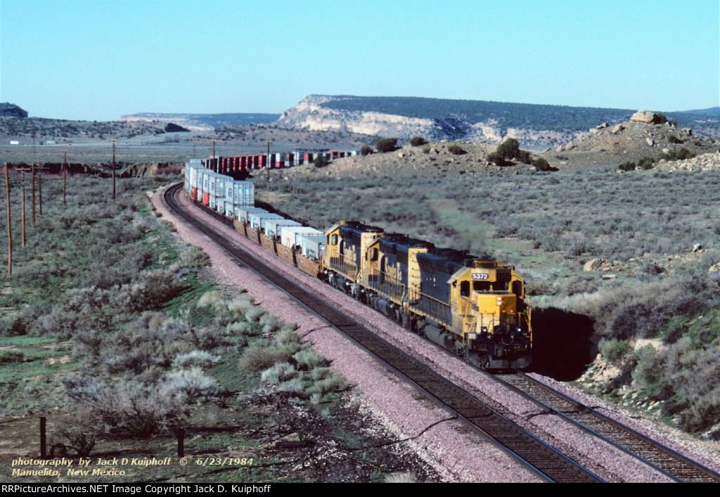 (SEE & HEAR)---Santa Fe, AT&SF SD45u #5372, eastbound at